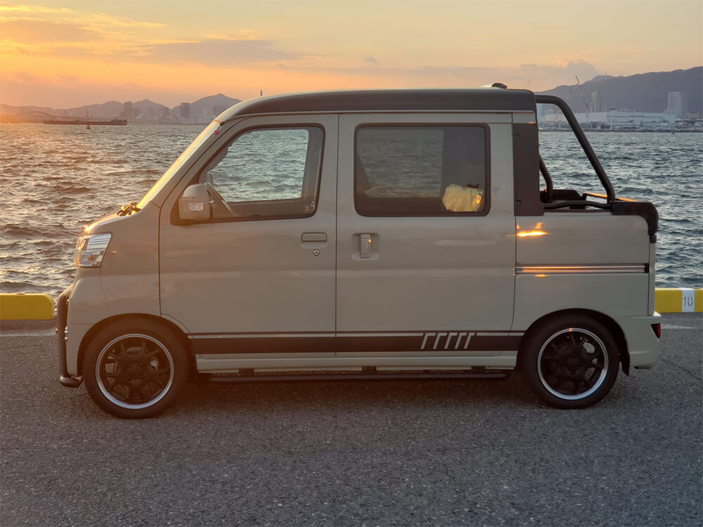 2021 Daihatsu Deck Van | Mini Monsters